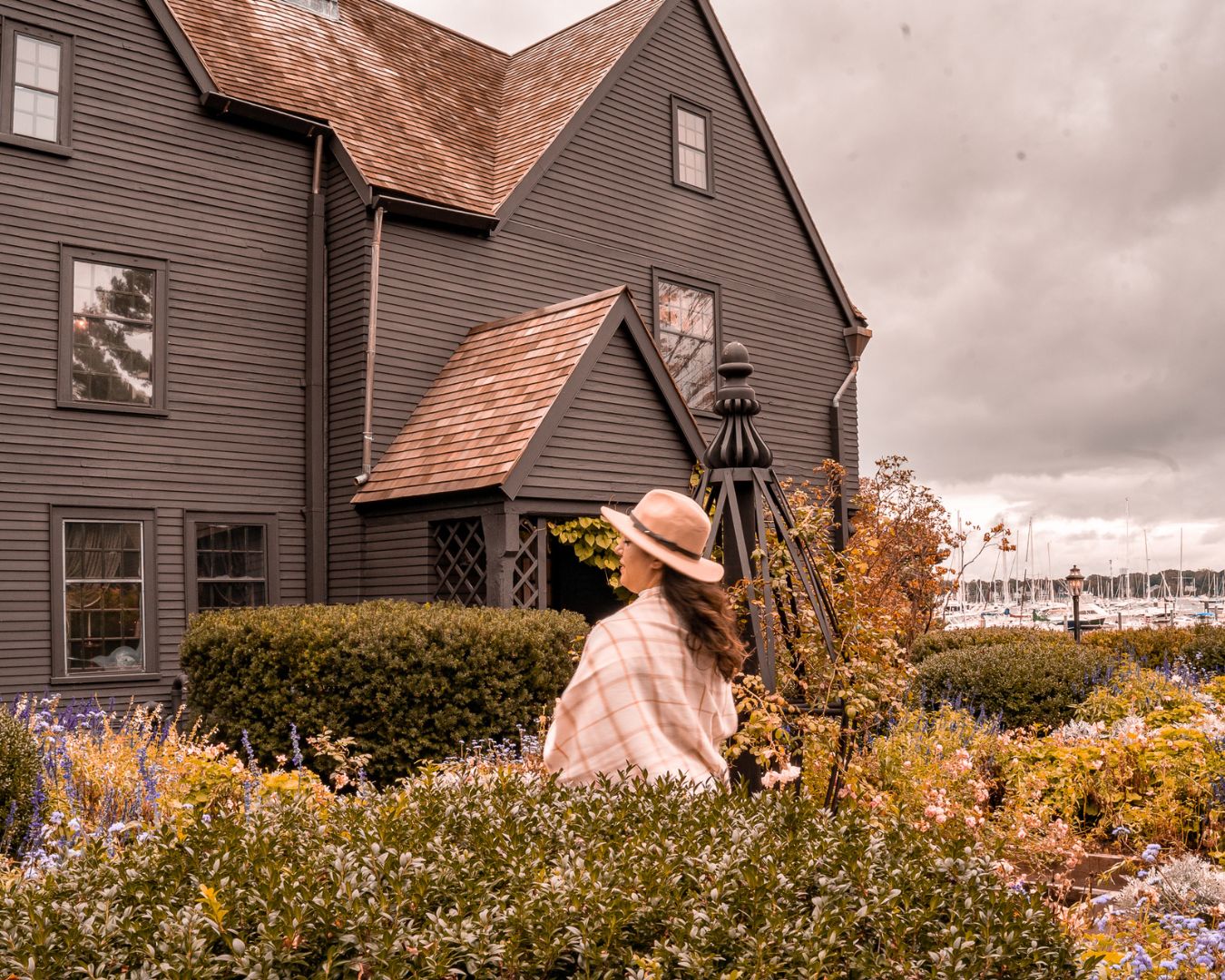 house of seven gables - Globelle Gina